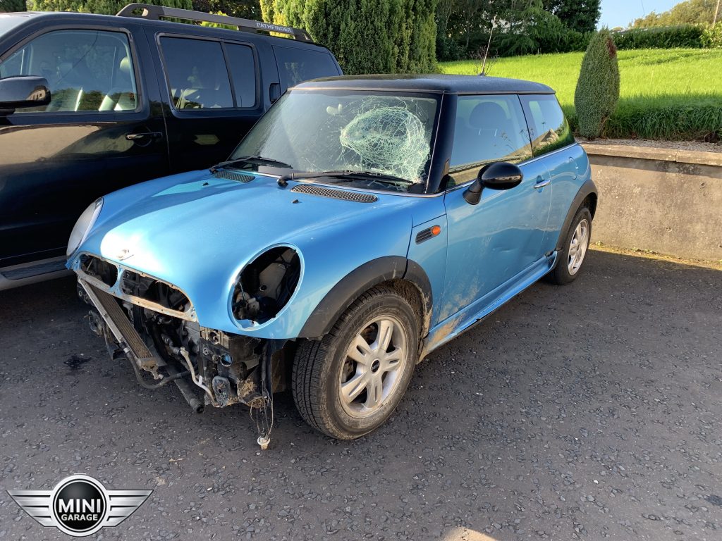 R50 Electric Blue 1.6 Petrol Mini Cooper Automatic Breaking - Mini Garage